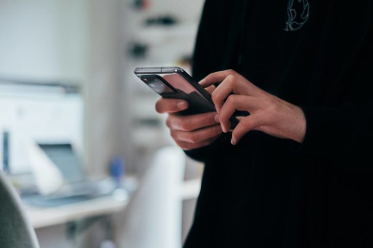Can You Forward Text Messages To Another Phone Android