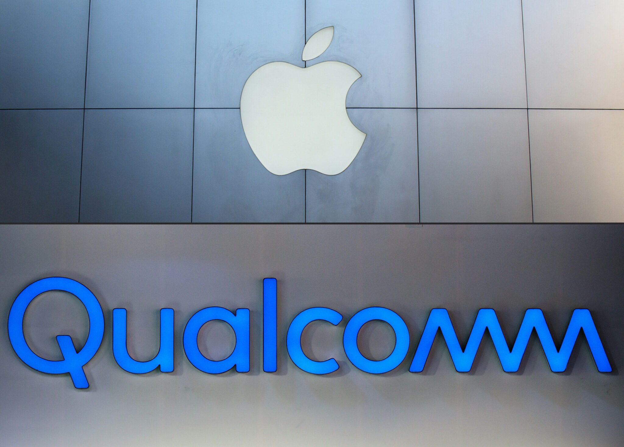 Standard IPhone 15 Models Also Have Updated Qualcomm 5G Modem